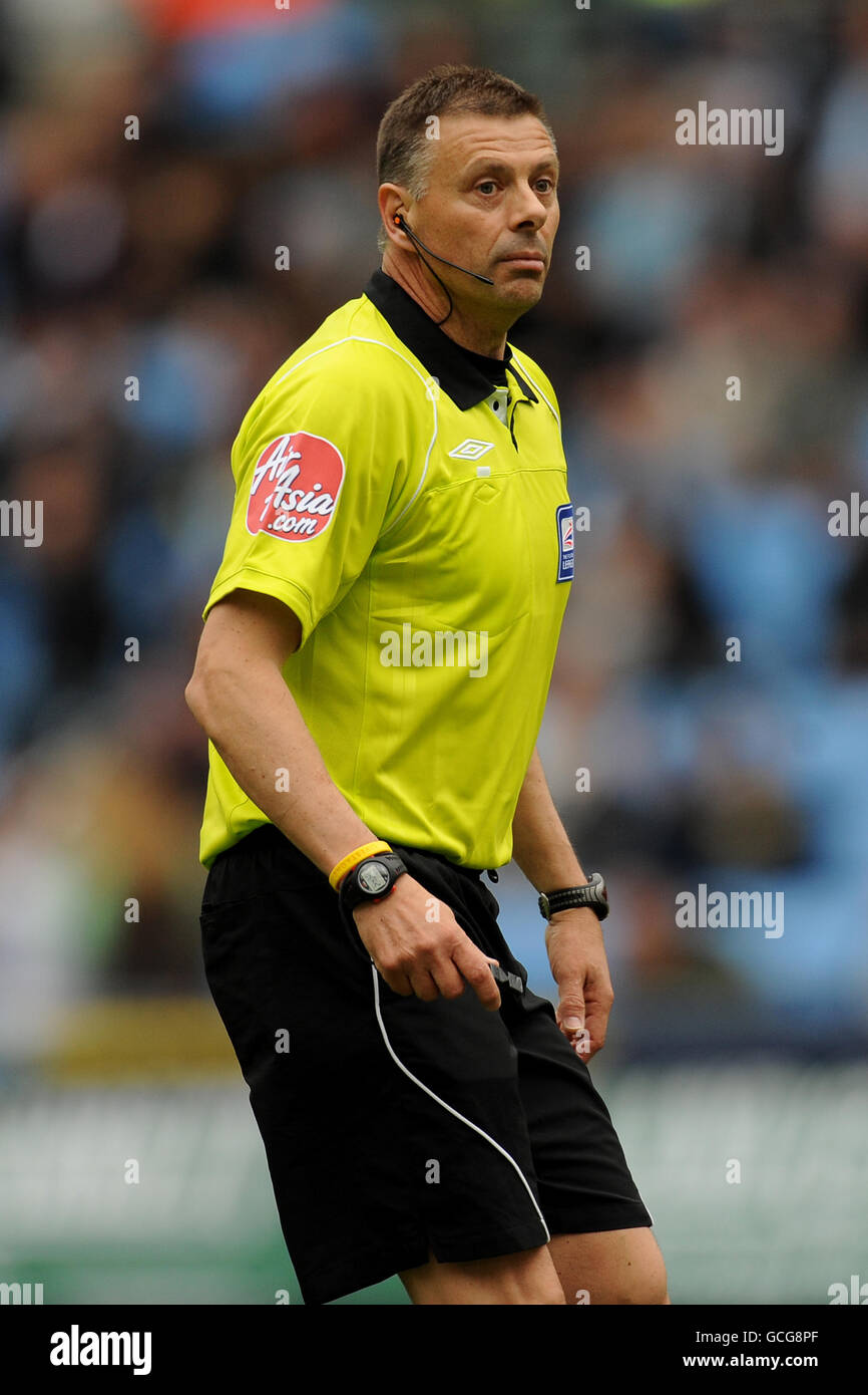 Coca cola championship match ricoh arena hi-res stock photography and ...