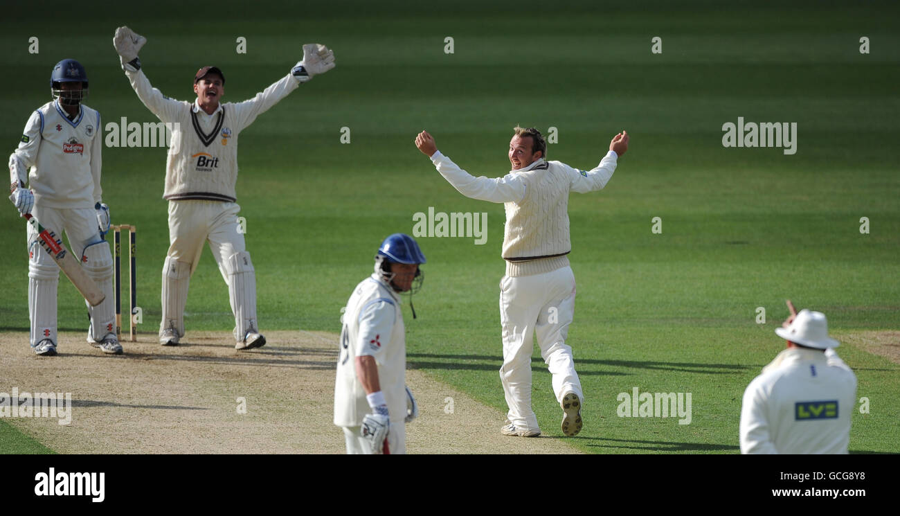 Vikram banerjee lbw for 35 hi-res stock photography and images - Alamy