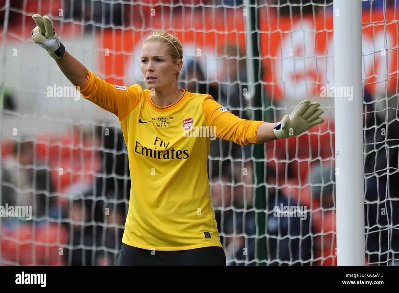 Emma byrne arsenal cup hi-res stock photography and images - Alamy