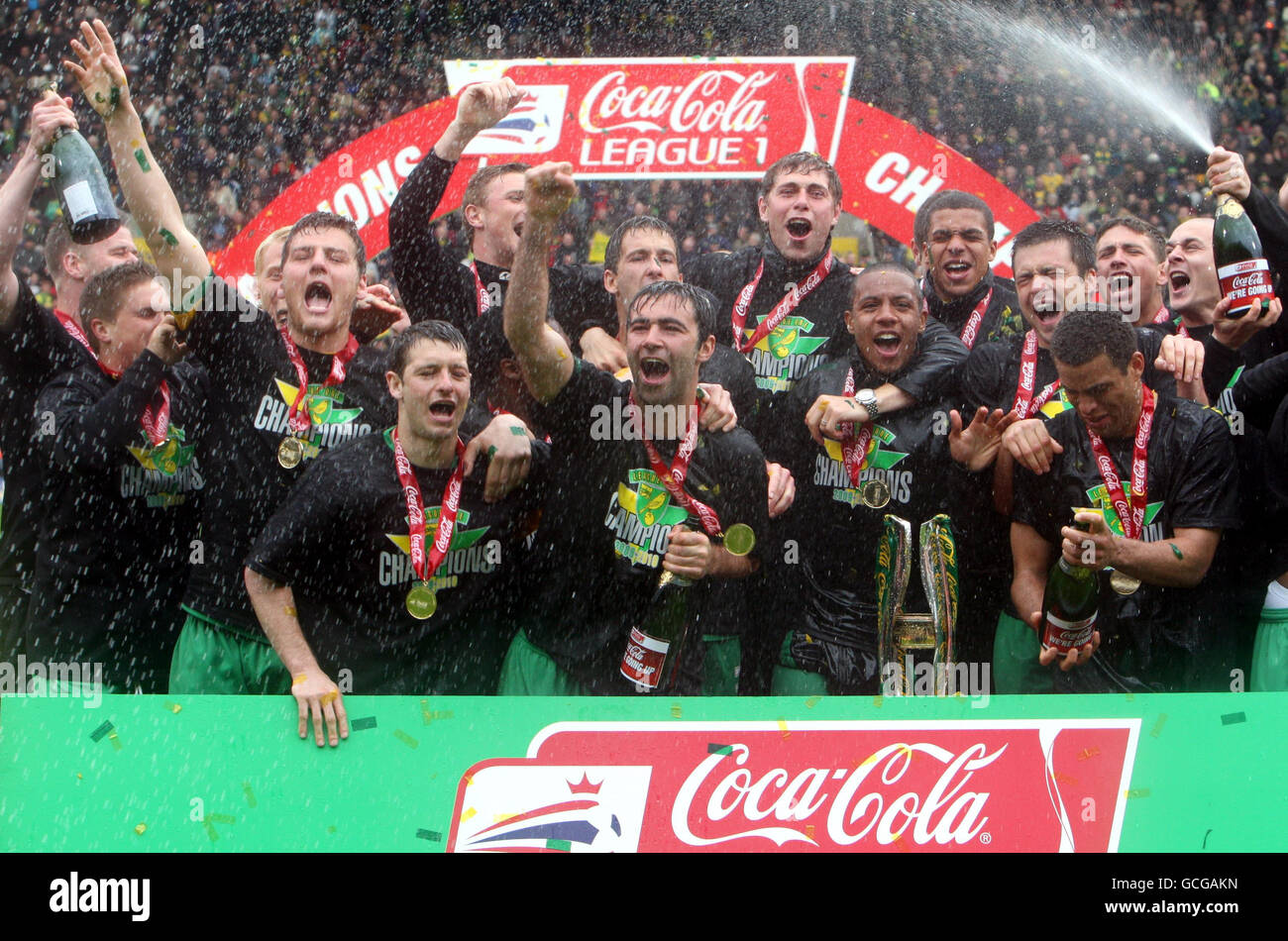 Simon lappin centre hi-res stock photography and images - Alamy