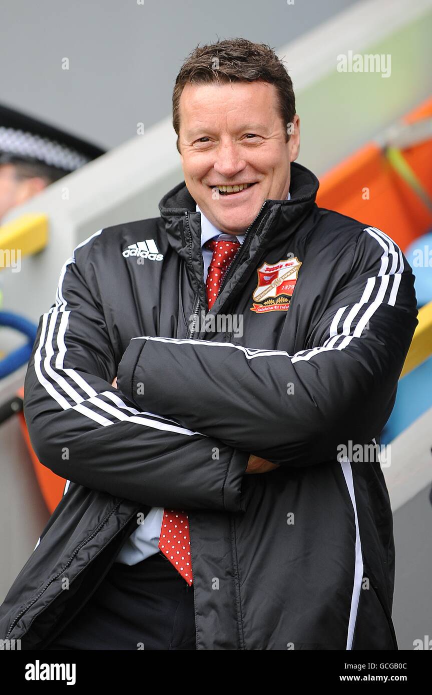 Danny wilson swindon town hi-res stock photography and images - Alamy