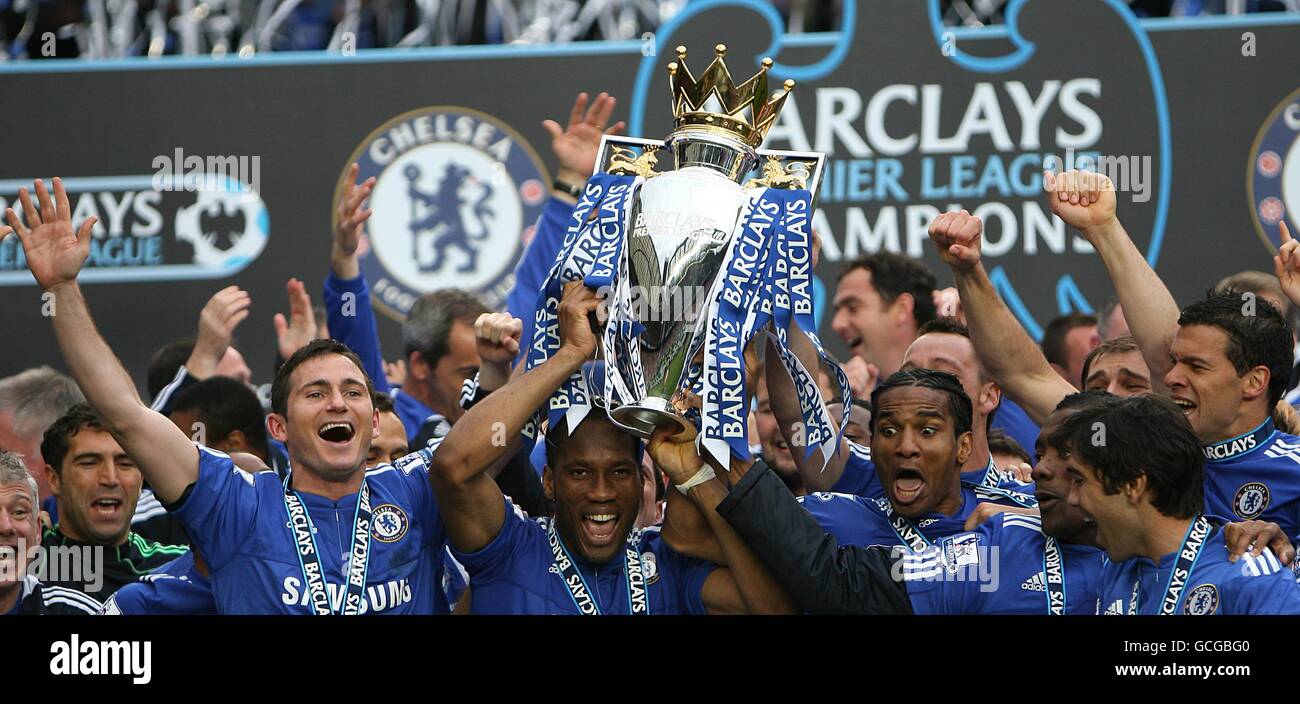 Chelsea players lift the premier league trophy at stamford bridge hi ...