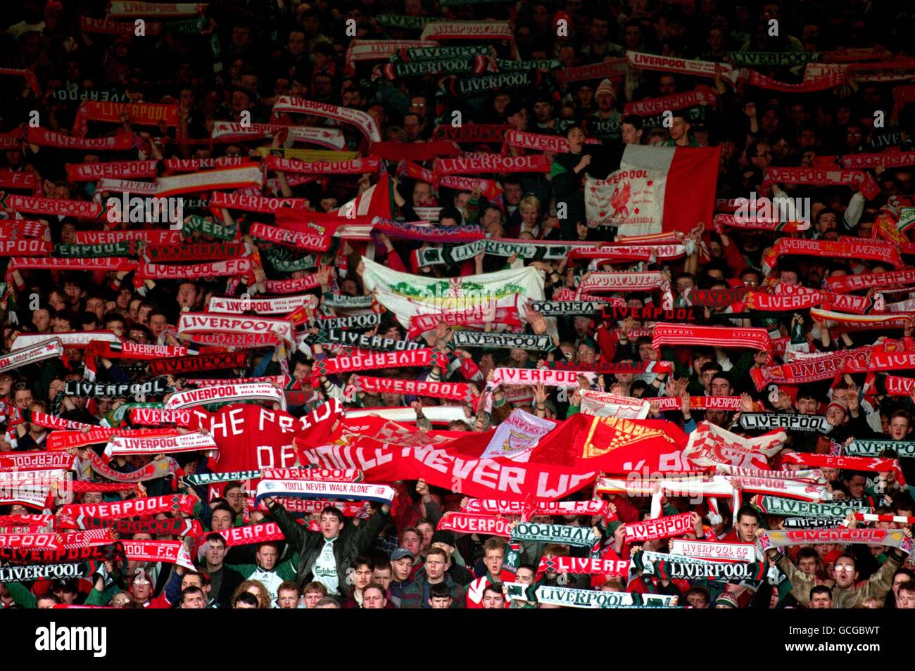 Salesedit crowd scarf fans red atmosphere colourful football hli ...