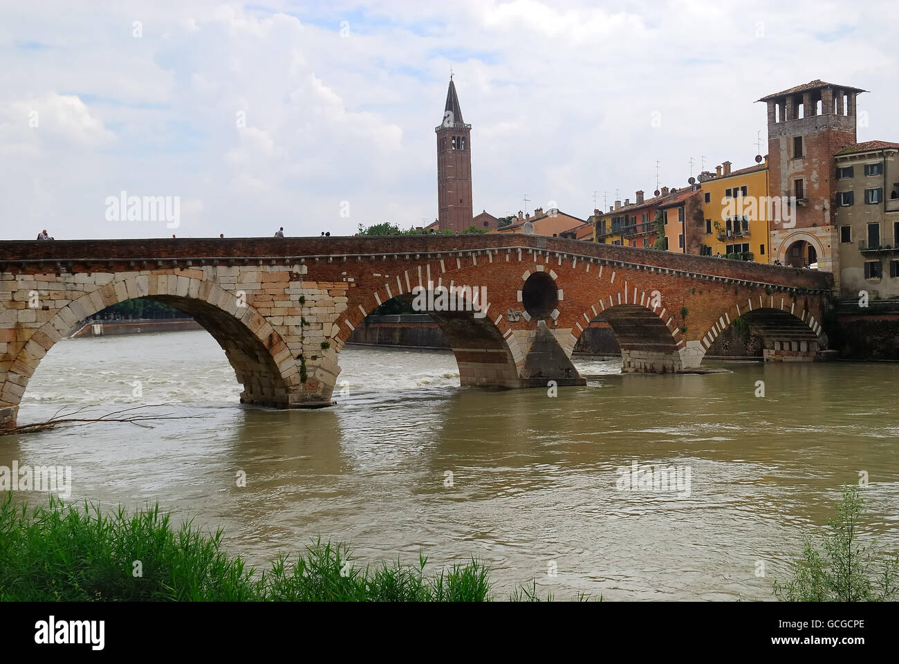Roman arch 100 bc hi-res stock photography and images - Alamy