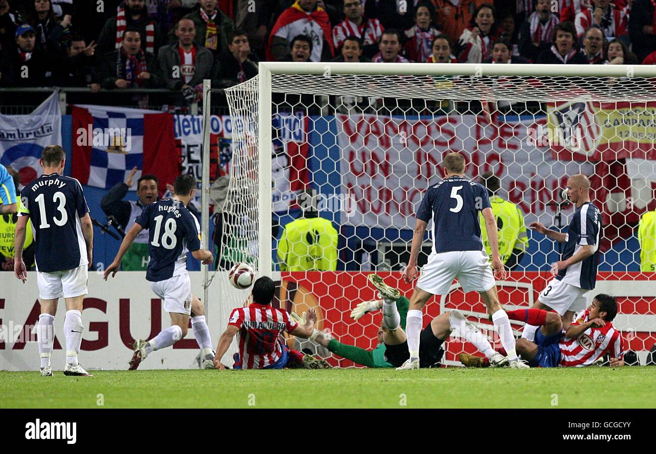 Side netting football hi-res stock photography and images - Alamy