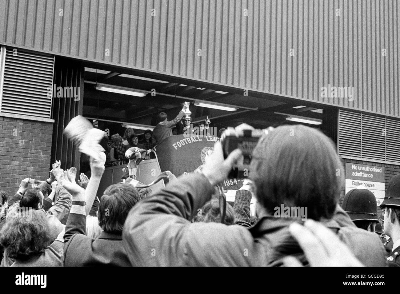 English first division trophy hi-res stock photography and images - Alamy