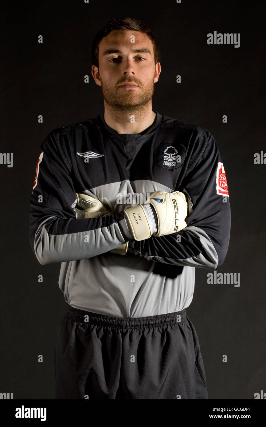 Nottingham forest goalkeeper lee camp hi-res stock photography and ...
