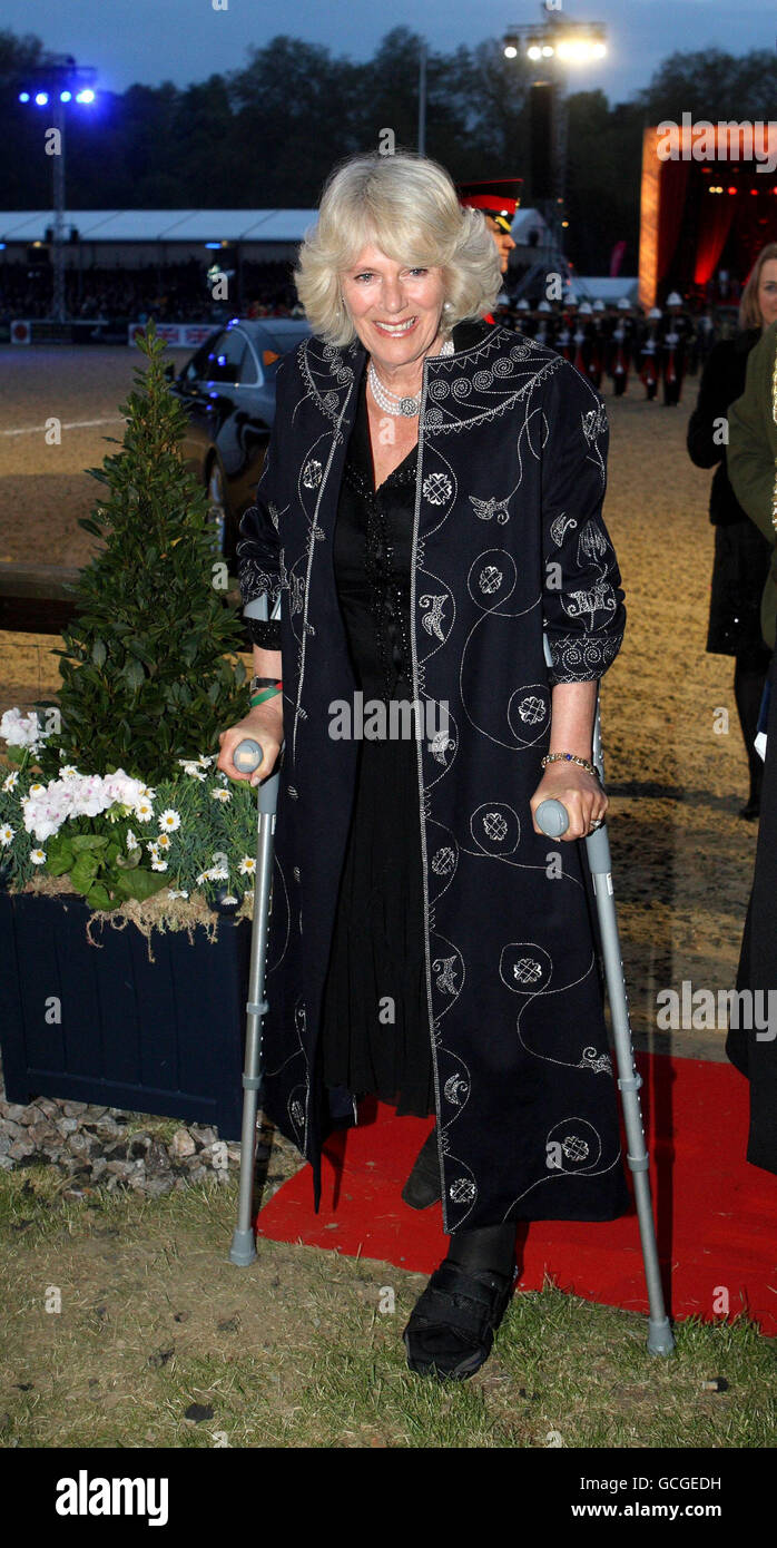 The duchess cornwall arrives windsor castle royal tattoo hi-res stock ...