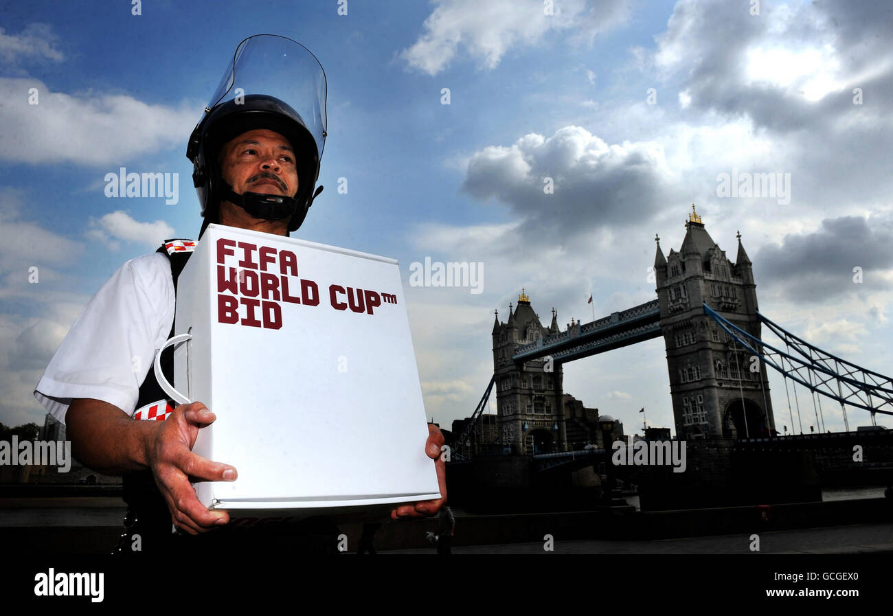 Courier London High Resolution Stock Photography and Images - Alamy
