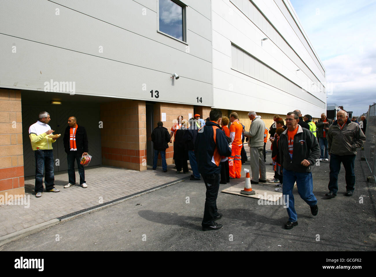 Soccer - Coca-Cola Football League Championship - Blackpool v Bristol ...