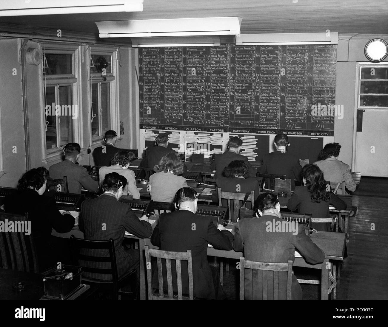 Typing modern Black and White Stock Photos & Images - Alamy