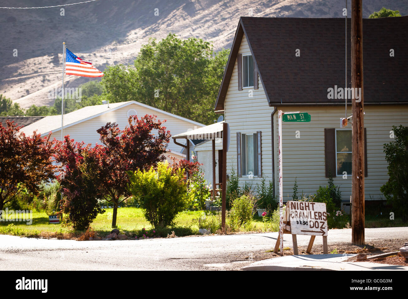 Sign Advertising Night Crawlers Stock Photo - Alamy