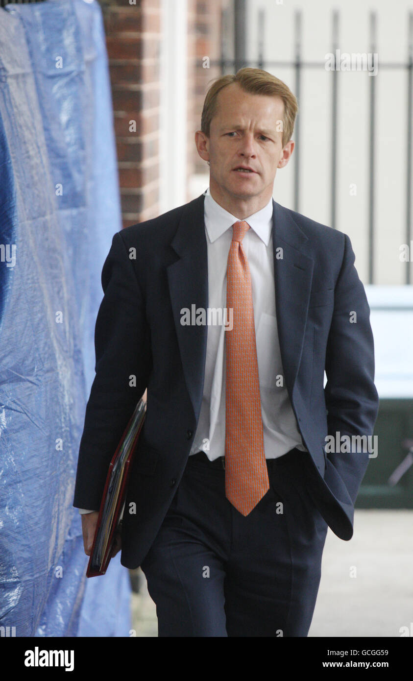 David laws at 10 downing street in central london hi-res stock ...