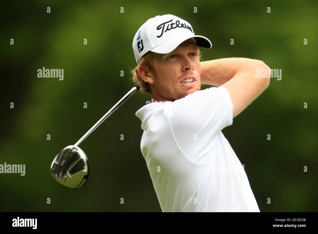 Australias andrew dodt drives off the tee hi-res stock photography and ...