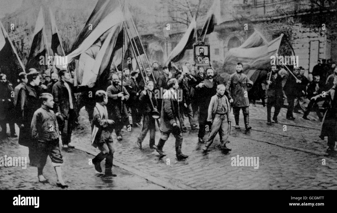 STRIKERS CARRYING FLAGS AND PORTRAITS OF CZAR NICHOLAS II PARADE ...