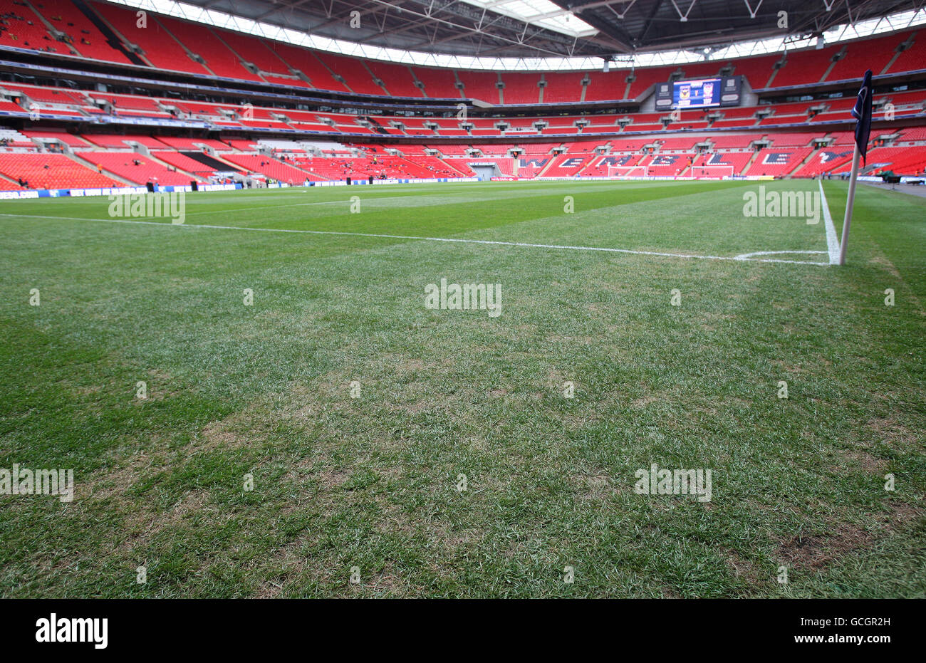 Wembley stadium pitch view hi-res stock photography and images - Alamy