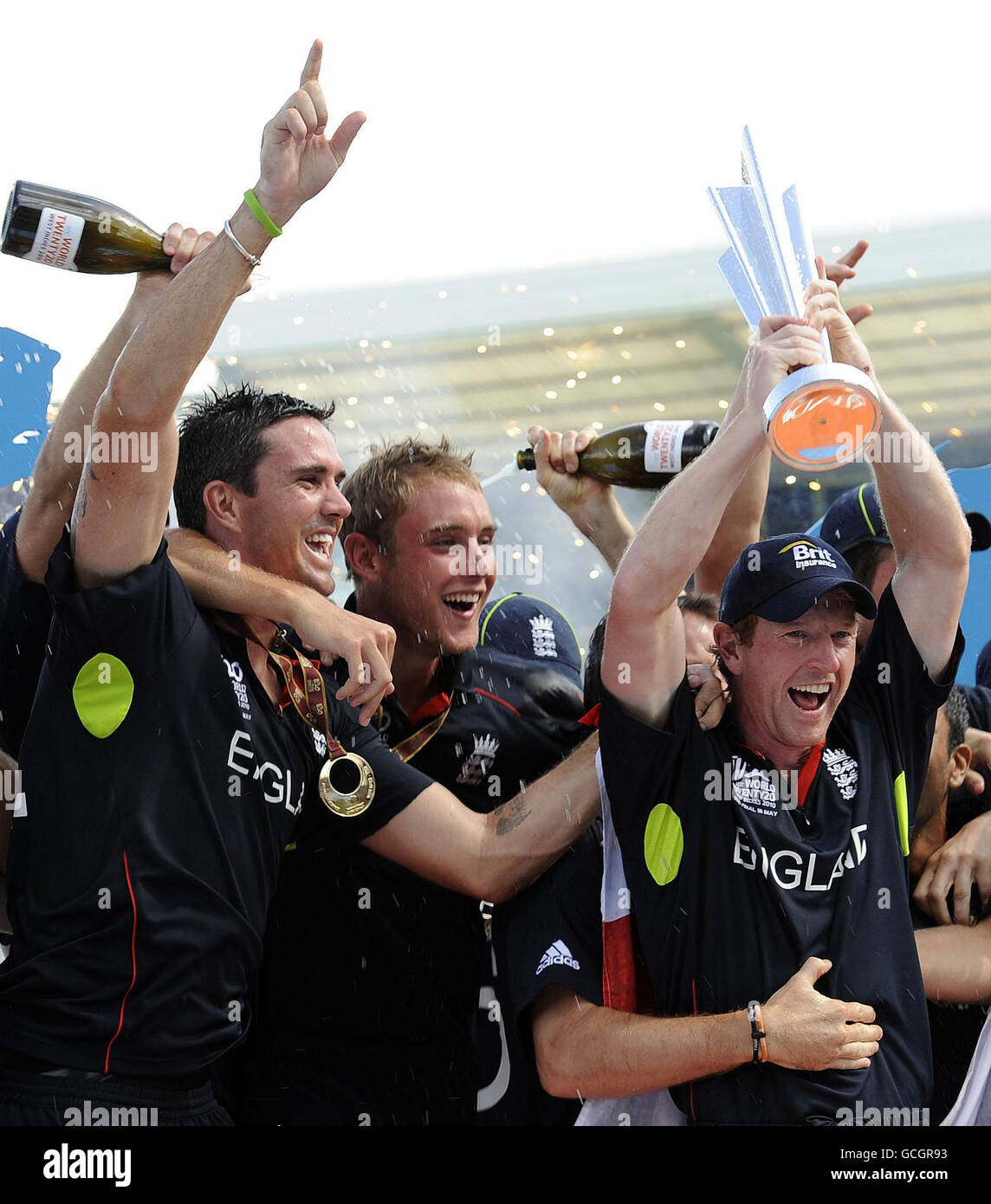 England celebrate winning the ICC World Twenty20 Final match at the ...