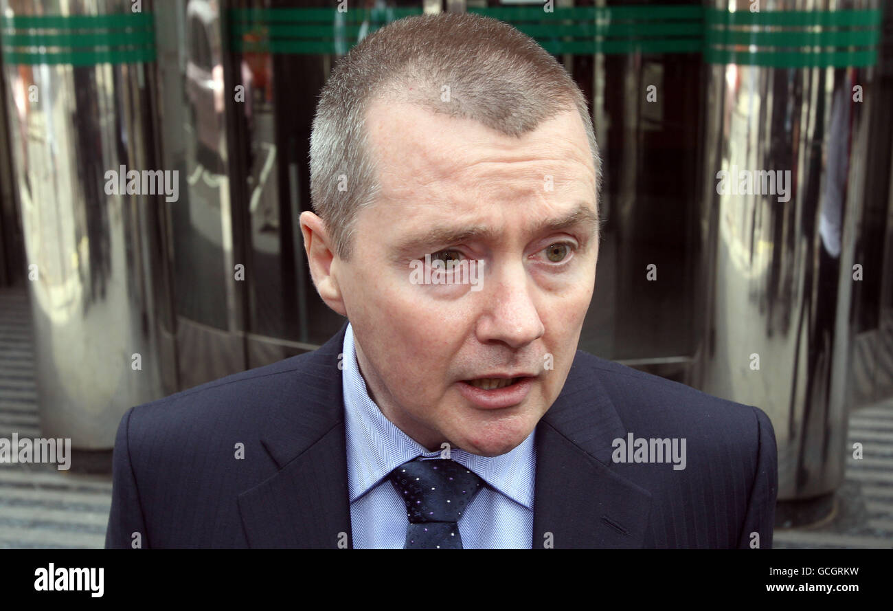 British Airways Chief Executive Willie Walsh speaks to the press ...