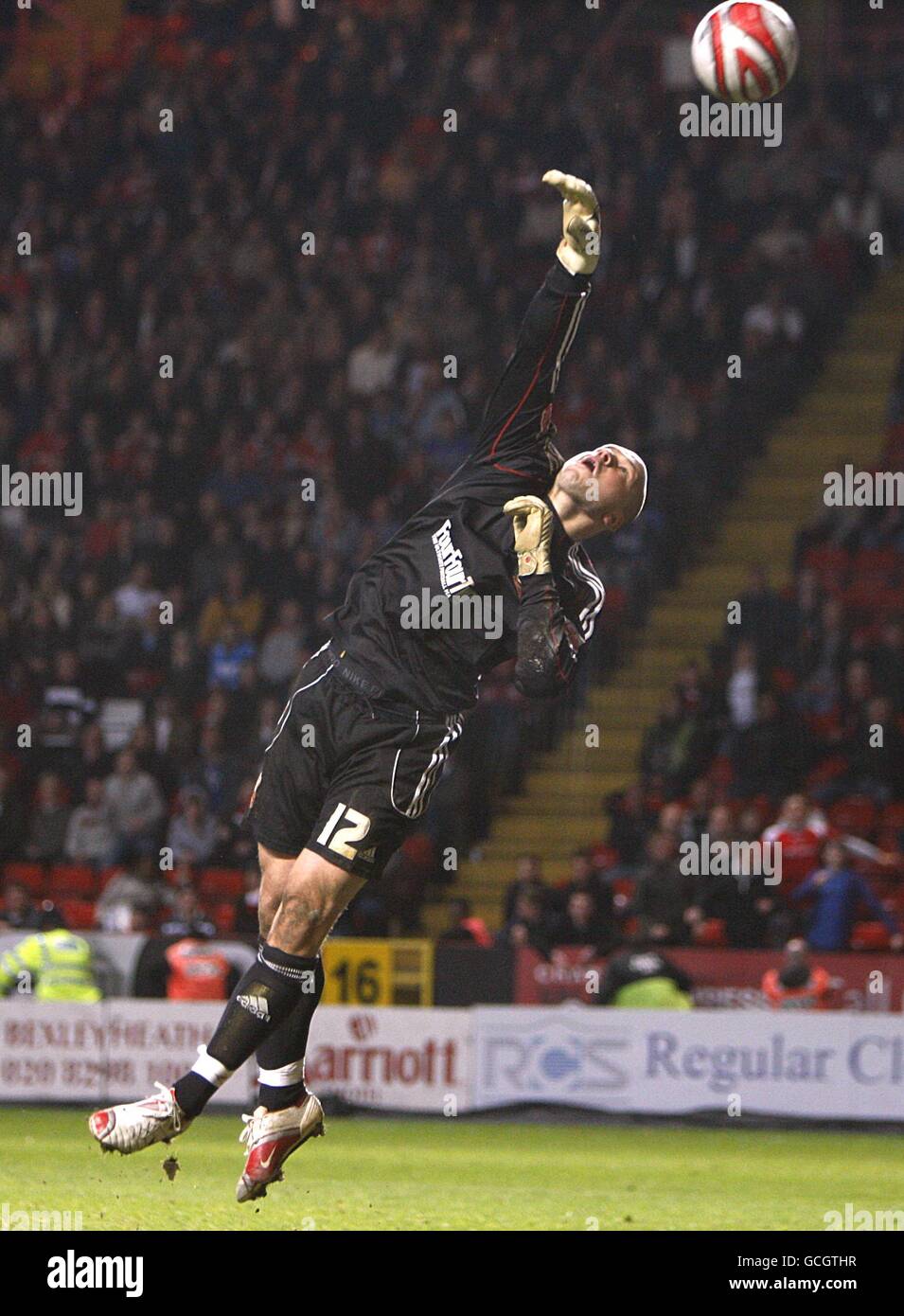 Goalkeeper phil smith hi-res stock photography and images - Alamy