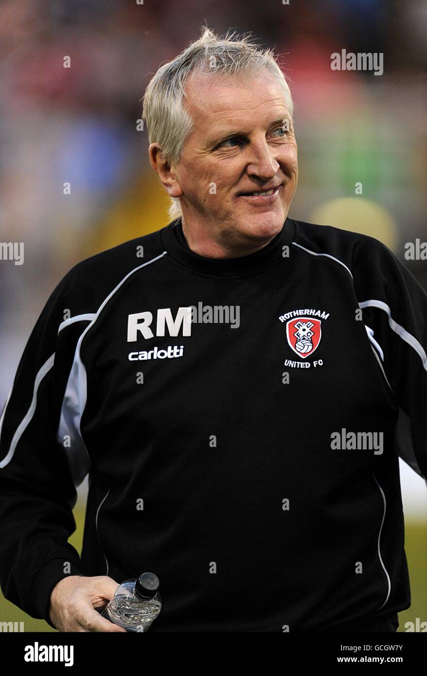 Ronnie moore rotherham united hi-res stock photography and images - Alamy