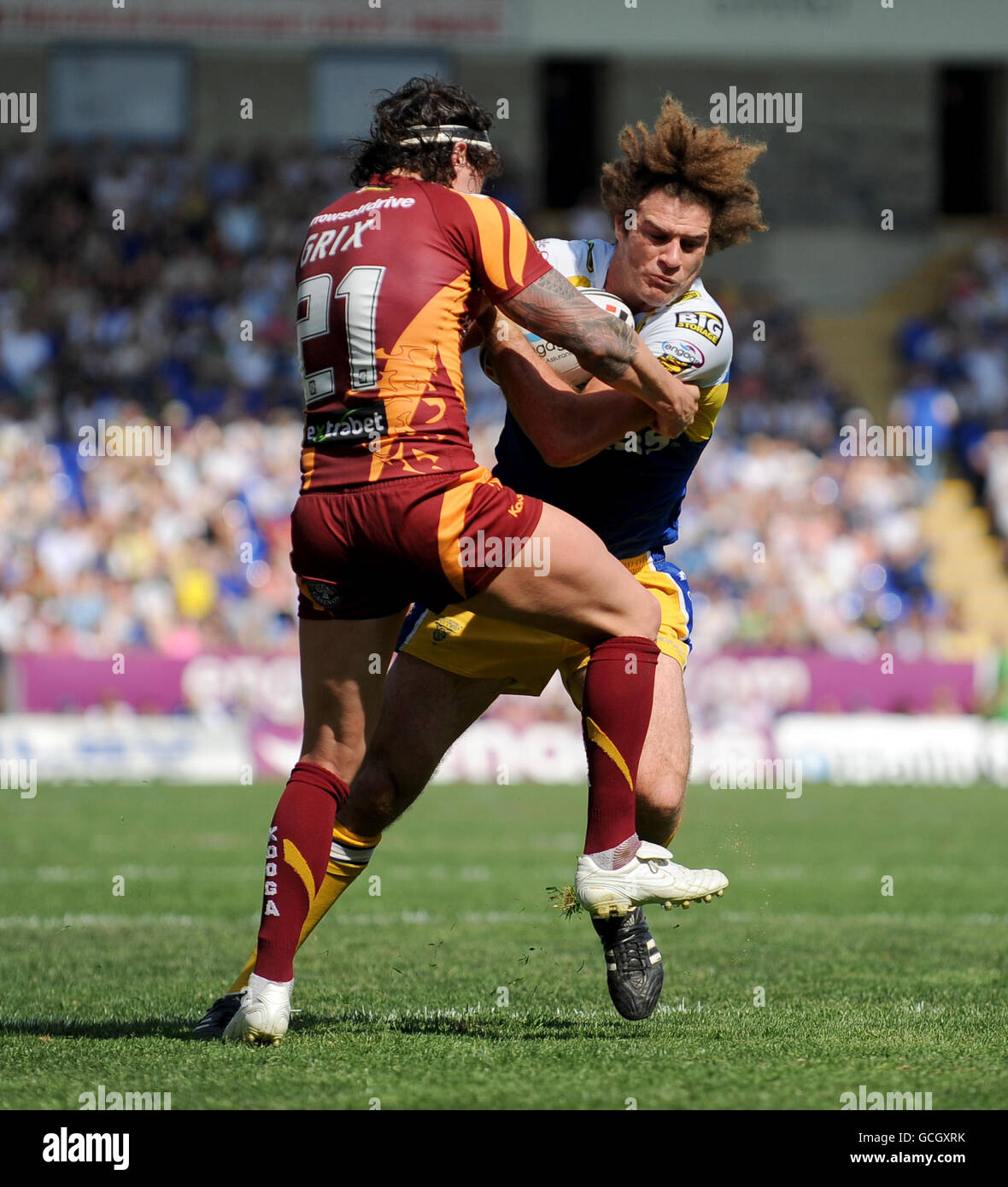 Warrington wolves matt king and huddersfield giants scott grix hi-res ...
