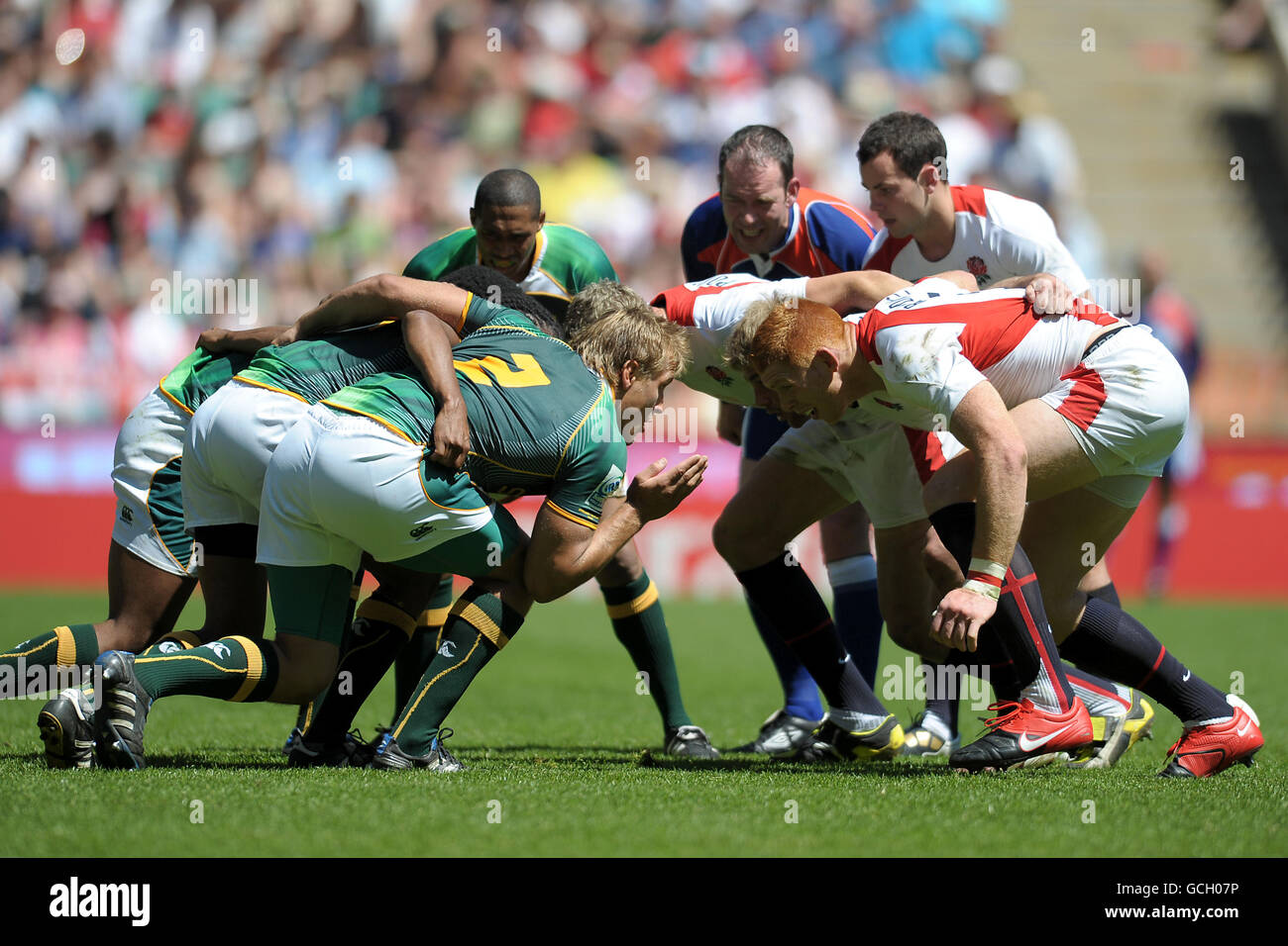 Rugby sevens scrum hi-res stock photography and images - Alamy