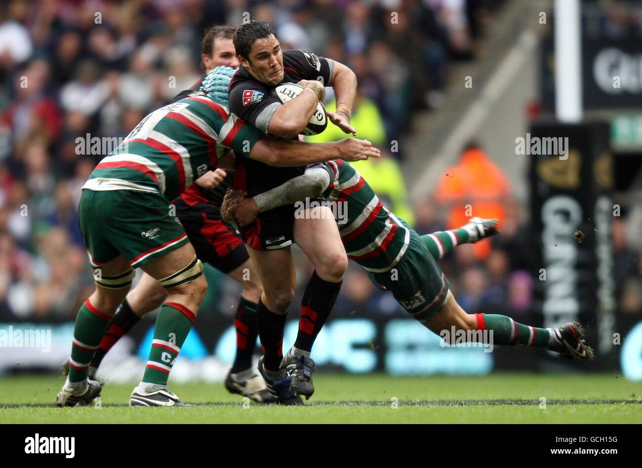 Rugbyu guinness action ball tackling mangsm hi-res stock photography ...