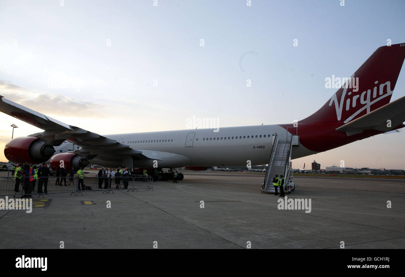 View plane england team are flying on to south africa hi-res stock ...