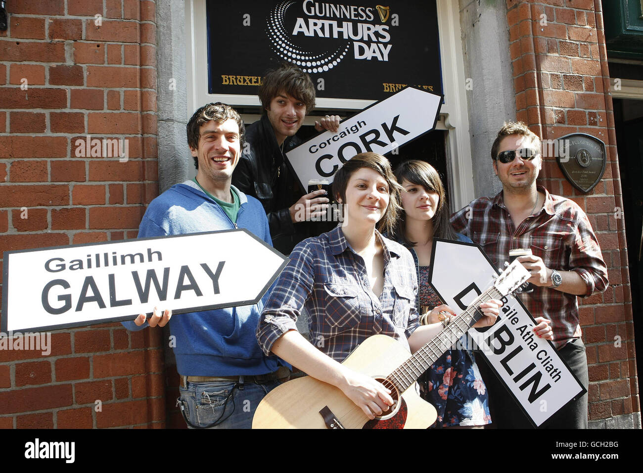 Gary Lightbody from Snow Patrol (left), Paolo Nutini (centre, back) and ...