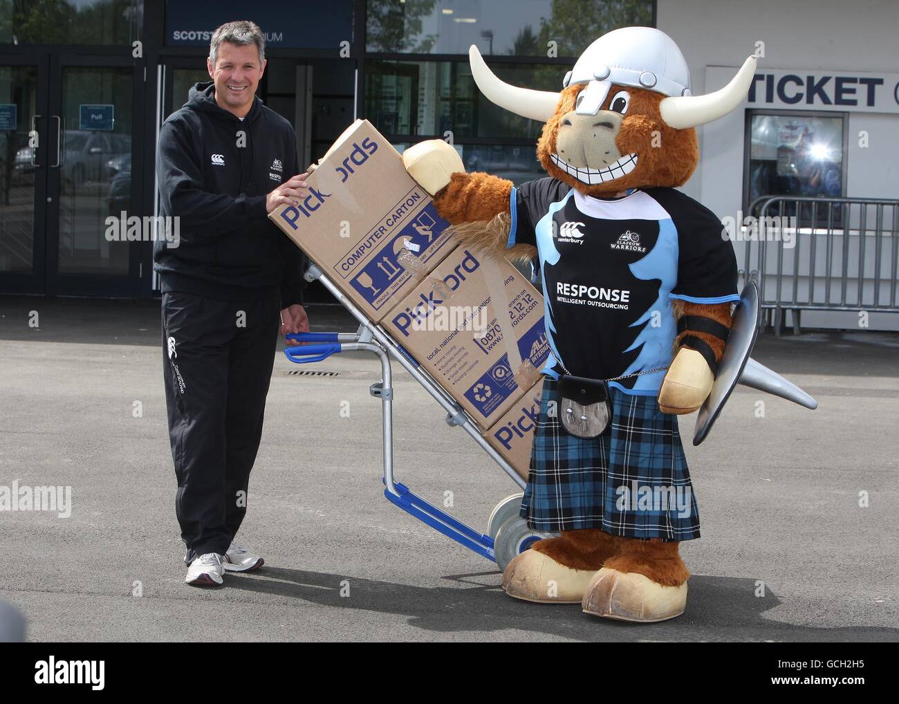 Clyde and cow clyde and cow hi-res stock photography and images - Alamy