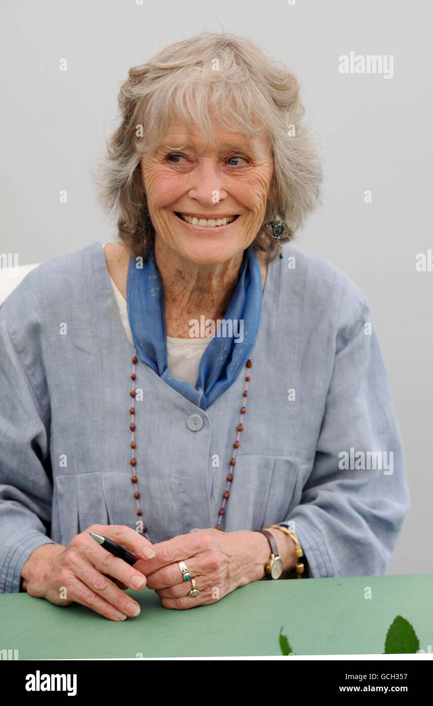 Virginia McKenna book signing at the Hay Festival in Hay-on-Wye Stock ...