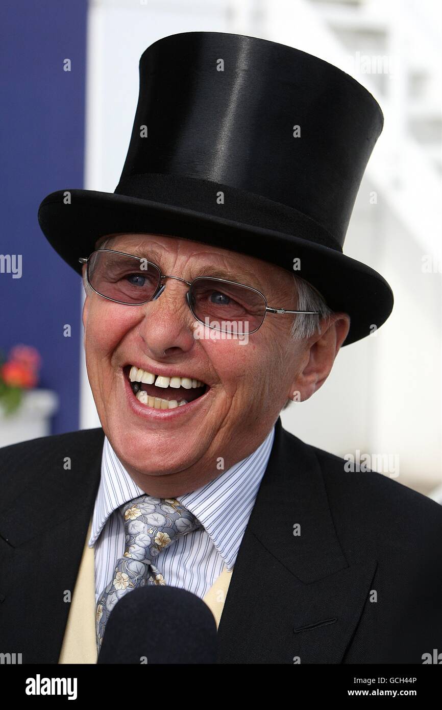 Willie carson during derby day at epsom racecourse hi-res stock ...
