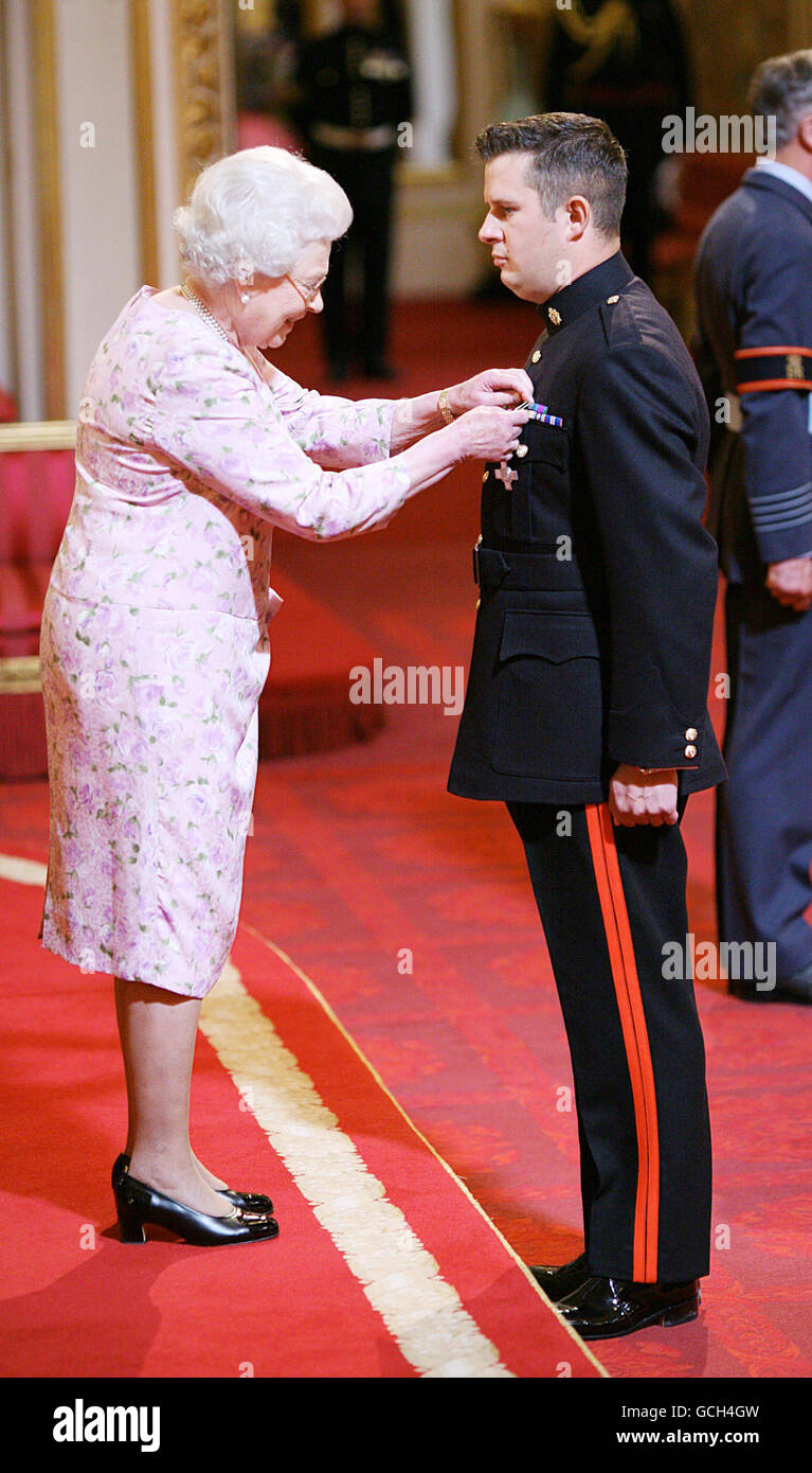 Investiture at Buckingham Palace Stock Photo - Alamy