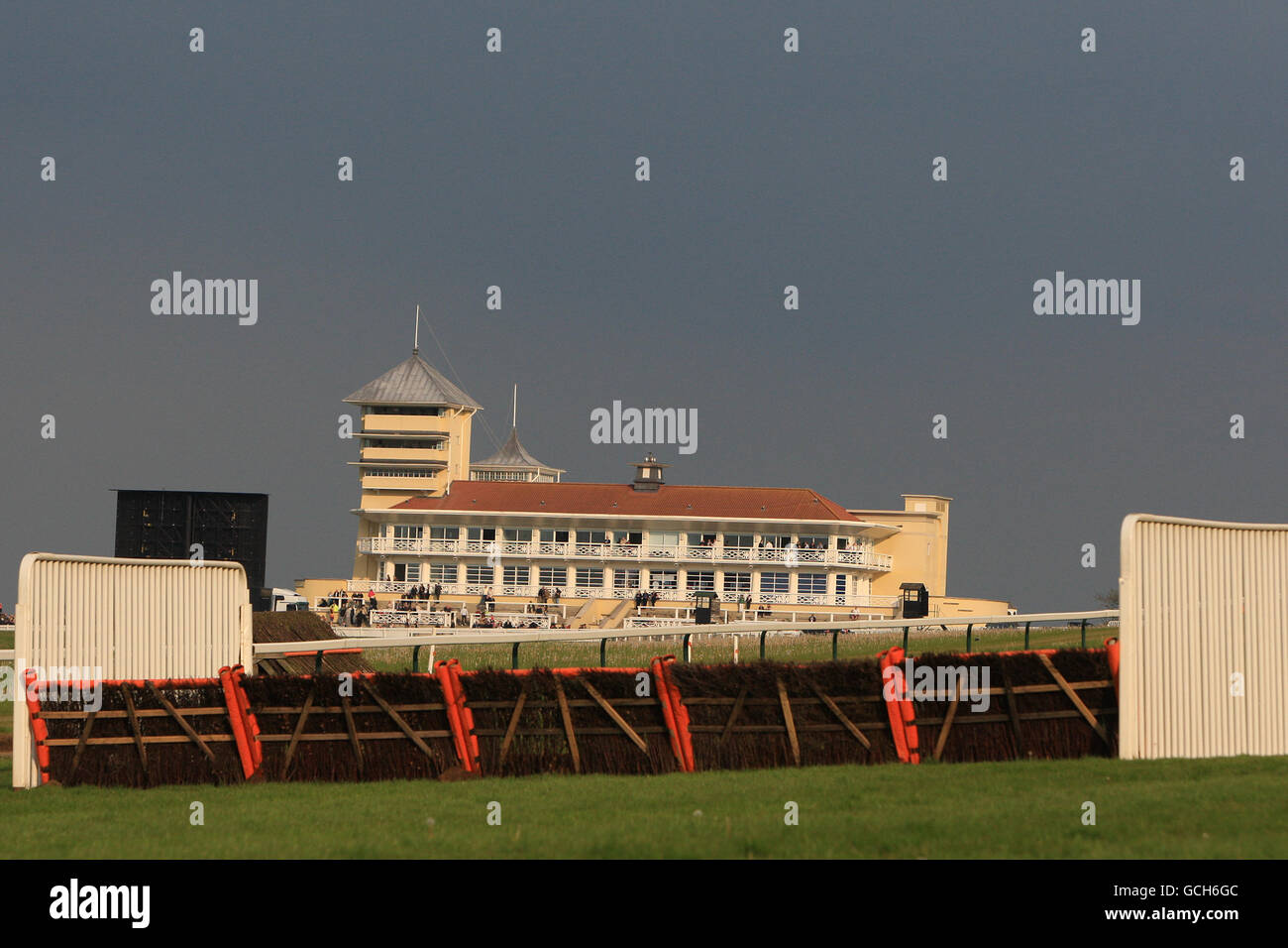 Horse Racing - Towcester Racecourse Stock Photo - Alamy