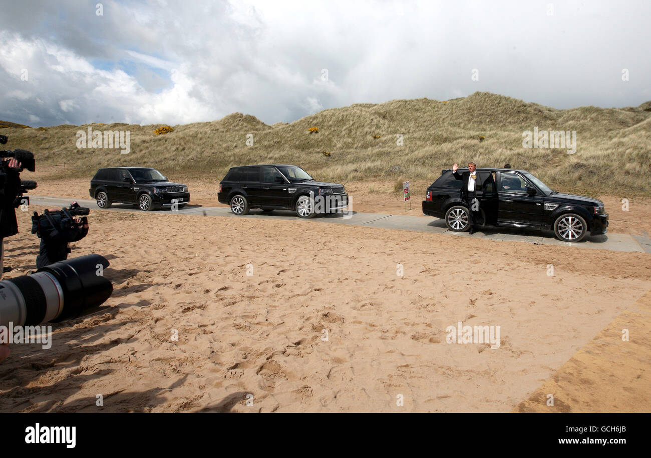 Donald Trump arrives in his fleet of Range Rovers at the Menie Estate ...