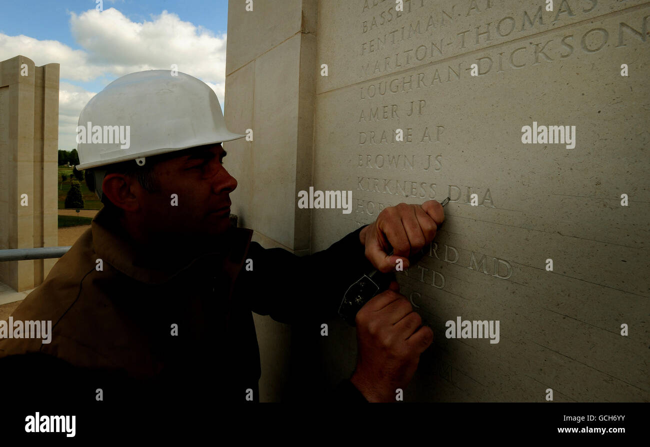 Engraver Nick Hindle adds names of servicemen killed on duty last year ...