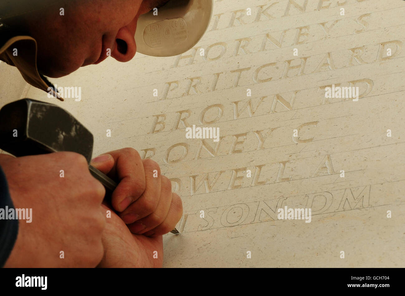 Engraver Nick Hindle adds names of servicemen killed on duty last year ...