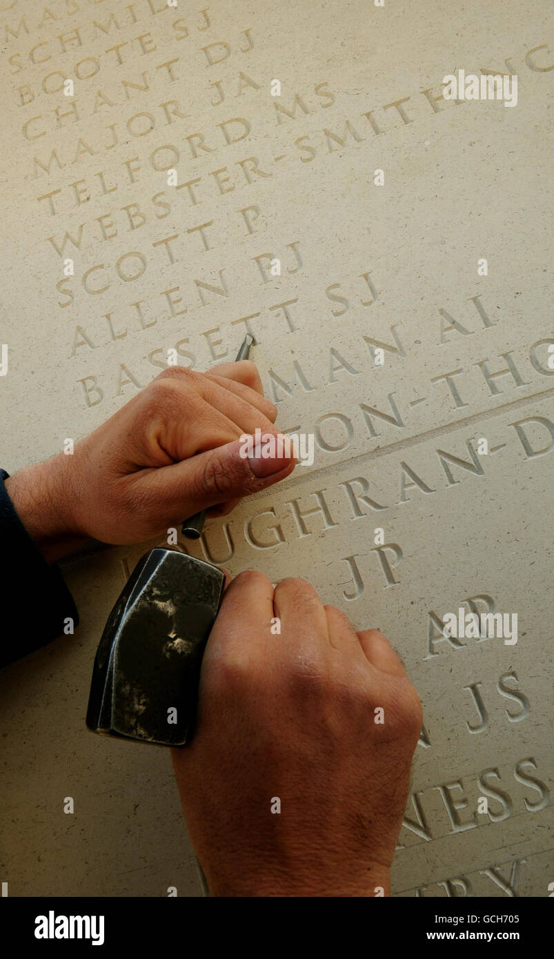 Engraver Nick Hindle adds names of servicemen killed on duty last year ...