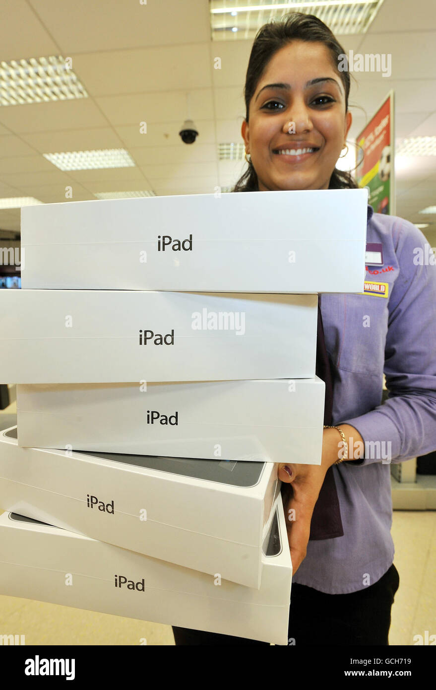 iPad to go on sale in the UK Stock Photo - Alamy