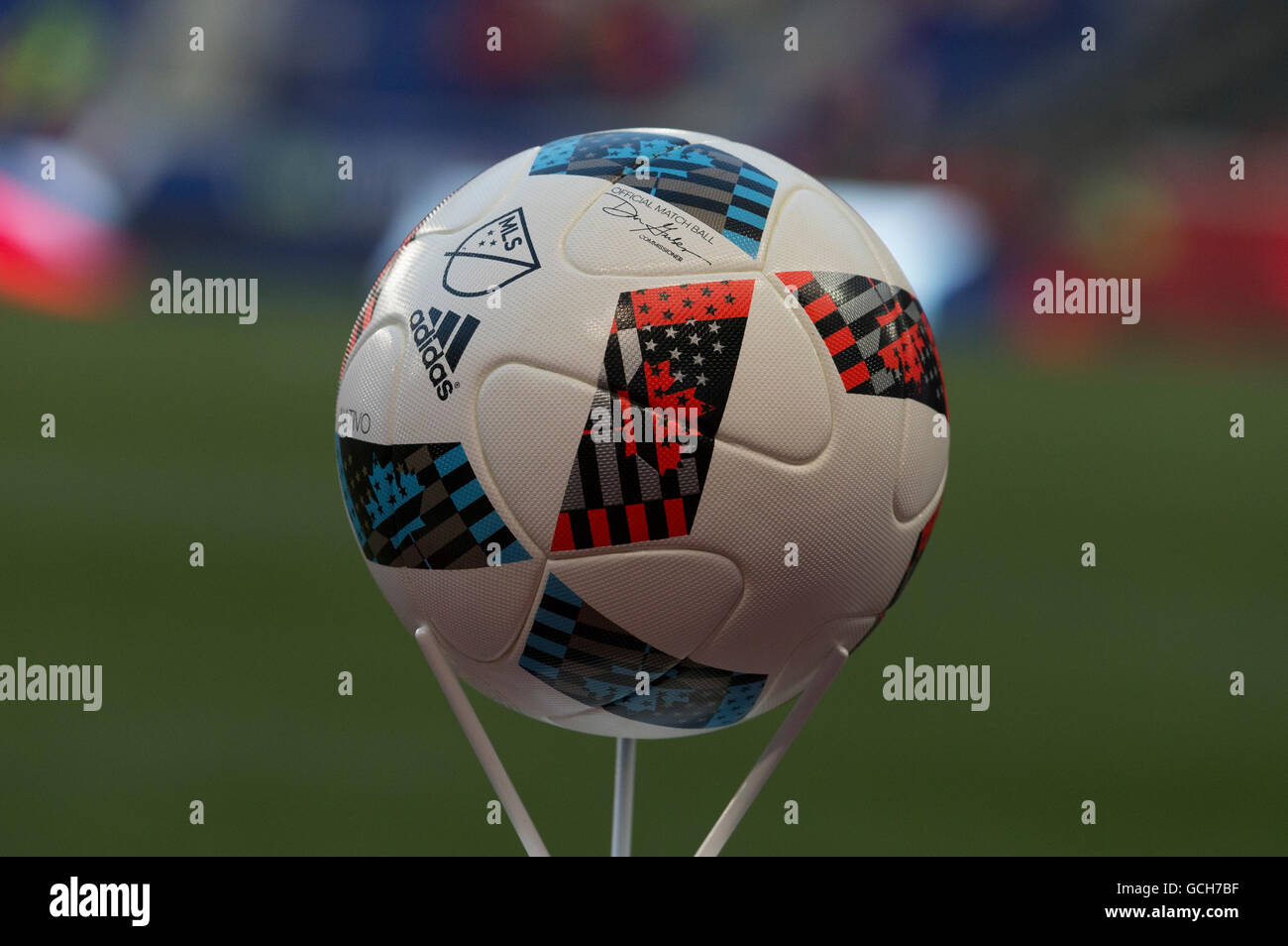 Official mls soccer ball hi-res stock photography and images - Alamy