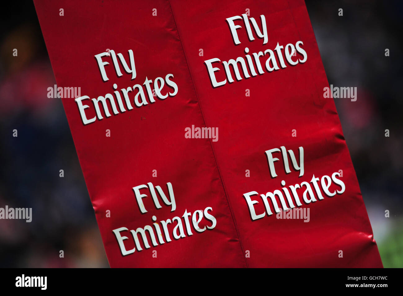 Emirates Logo Wallpaper