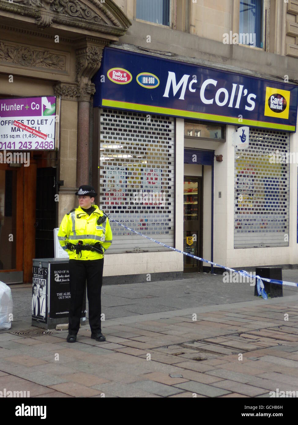 Newsagent worker killed in knife attack hi-res stock photography and ...