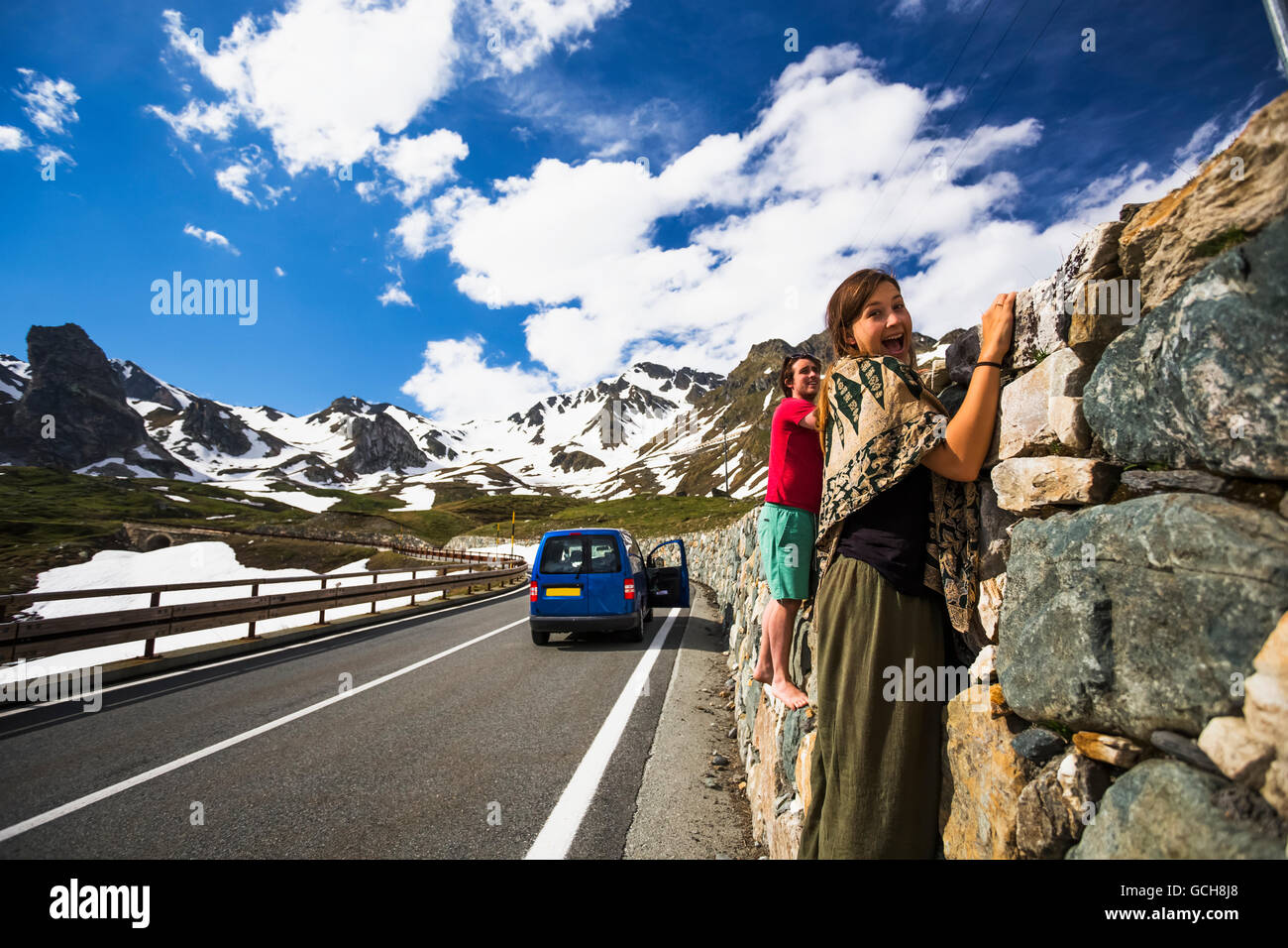 People pass through st hi-res stock photography and images - Alamy