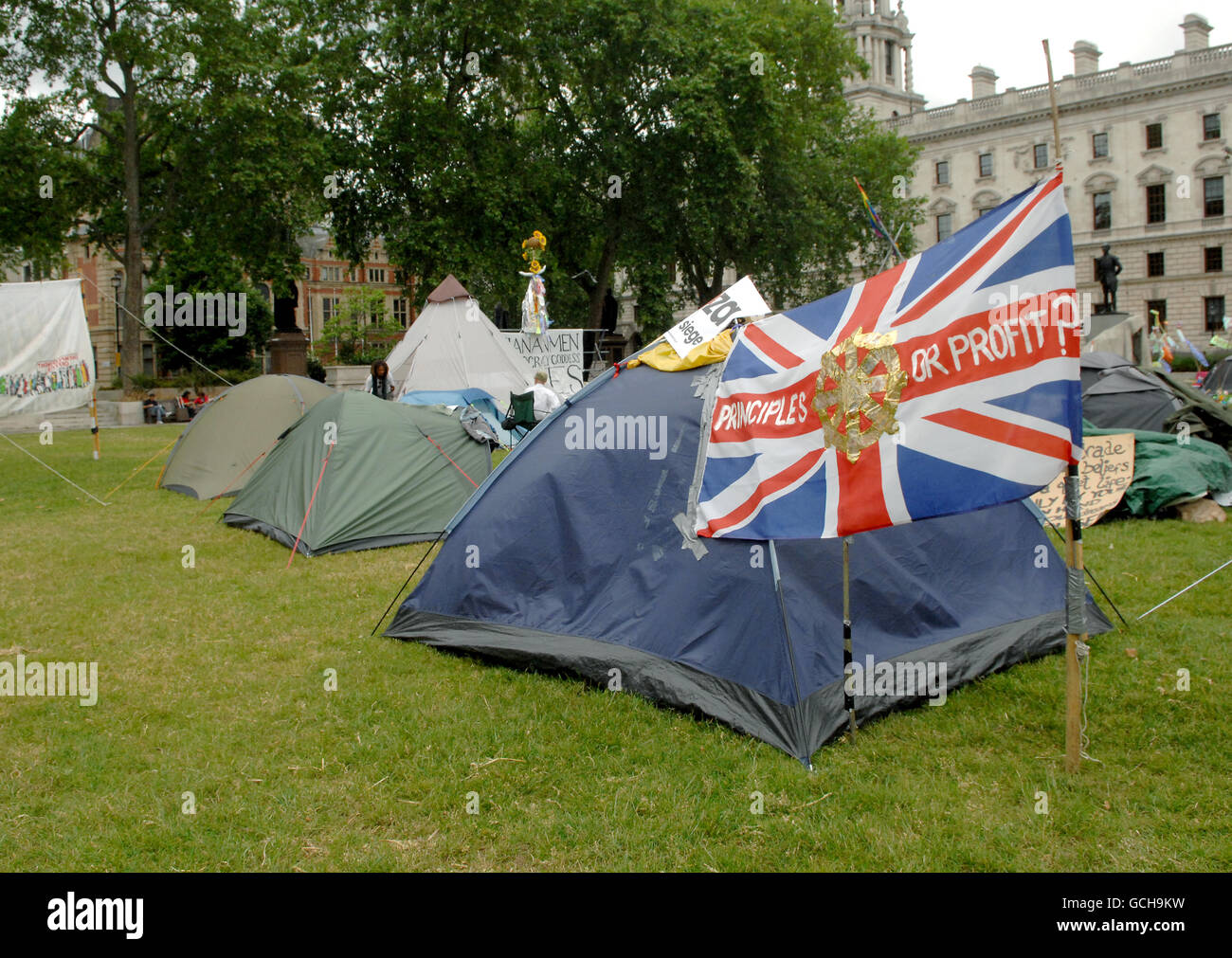 The demonstrators camp in Parliament Square. Troops from 11 Light ...