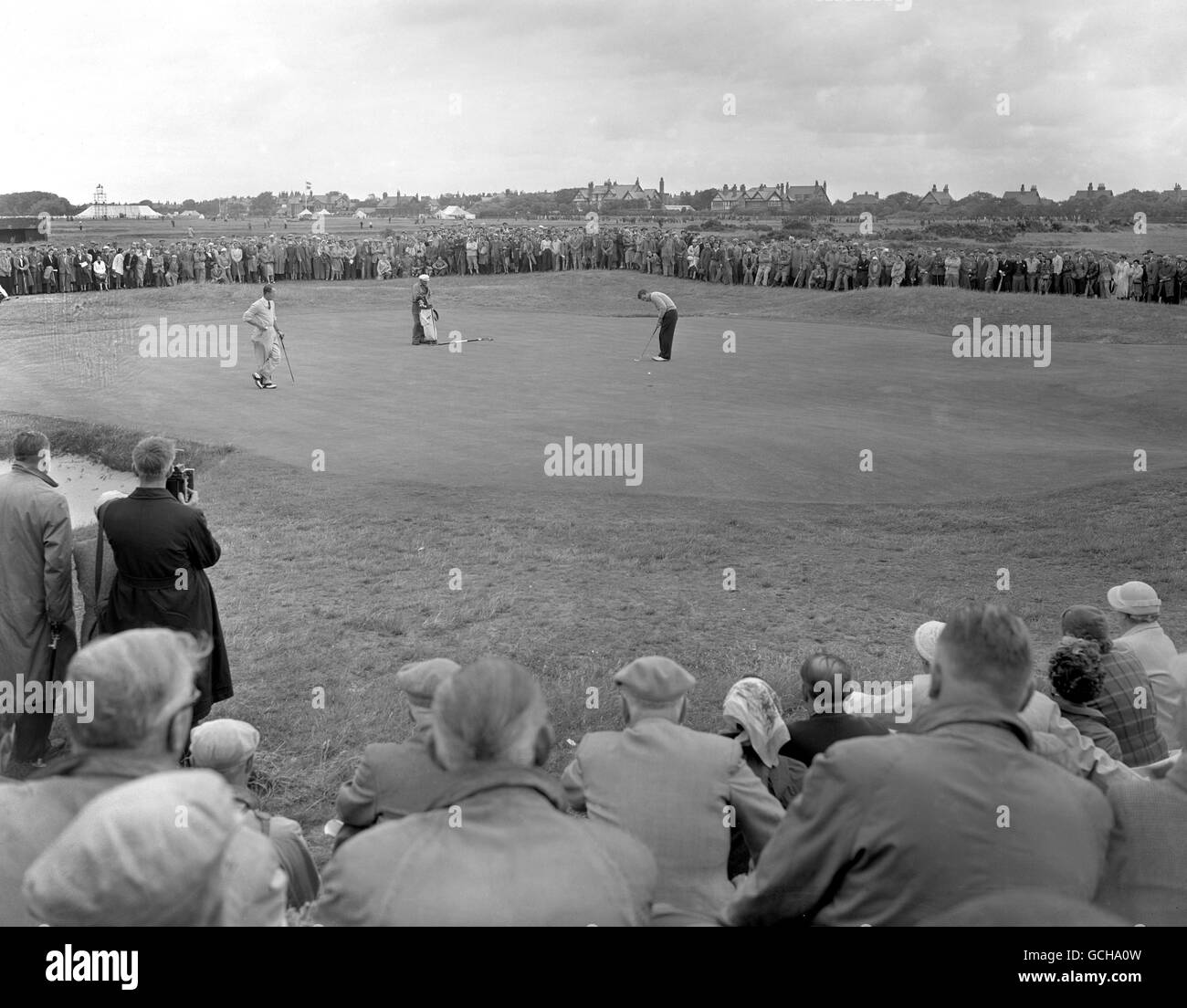 Peter thomson golfer hi-res stock photography and images - Alamy
