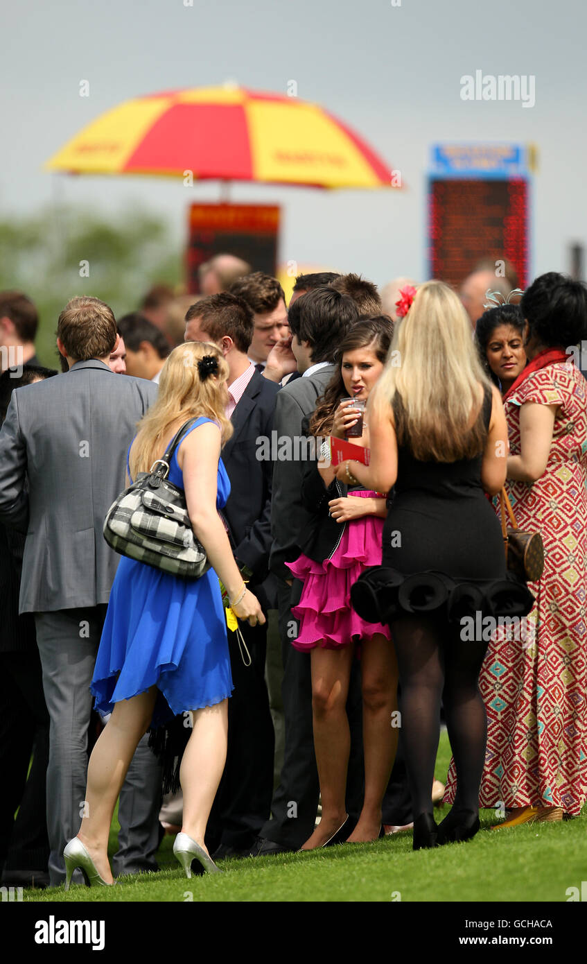 Horse Racing - Totepool Day - Sandown Park Racecourse Stock Photo - Alamy