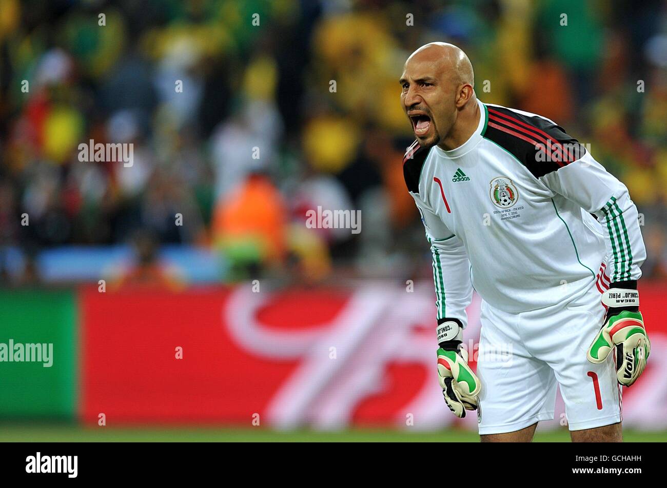 Mexico goalkeeper oscar perez hi-res stock photography and images - Alamy