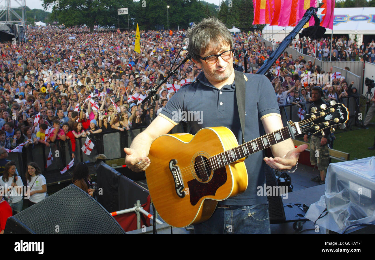 Lightning Seeds' singer Ian Broudie before leaving the stage at the ...