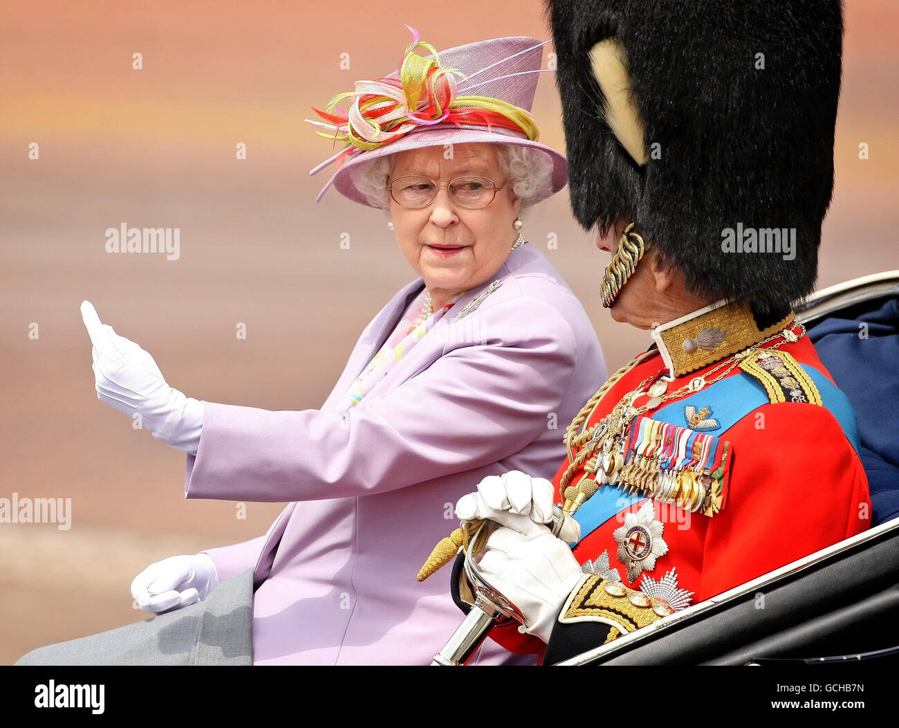 Queen Elizabeth II and the Duke of Edinburgh return to Buckingham ...