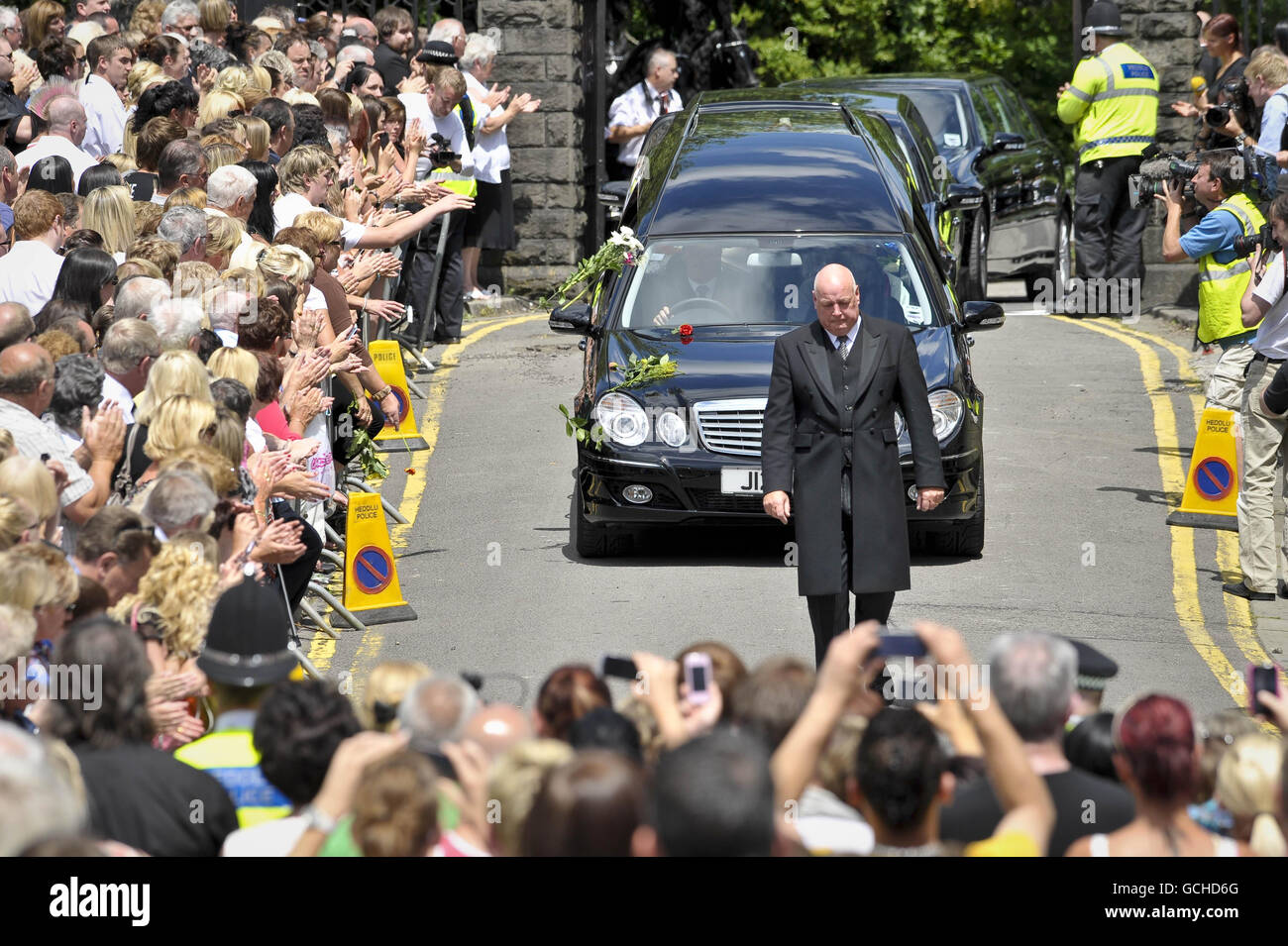 Stuart Cable funeral Stock Photo - Alamy